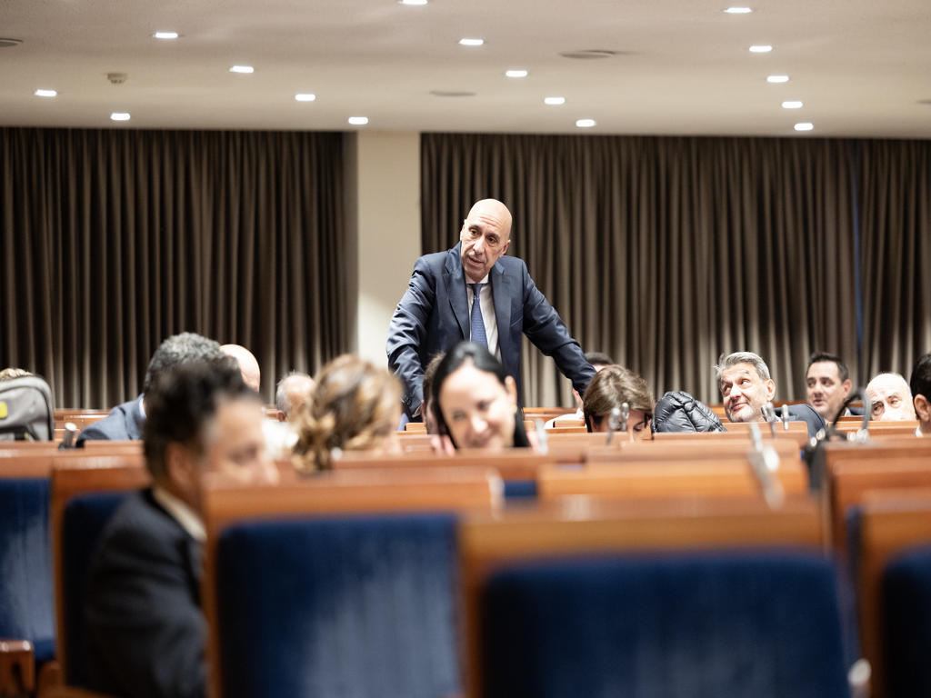Πρώτο Δ.Σ. και νέα Δ.Ε. του ΕΒΕΑ - Εμπορικό και Βιομηχανικό ...