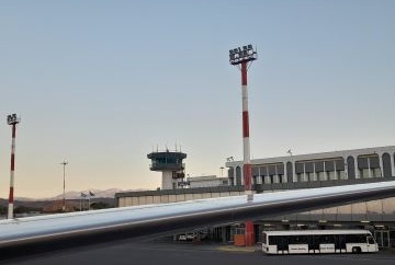 ΥΠΑ: Άνοδος κατά 4,5% στην επιβατική κίνηση και 3,7% στις κινήσεις ...
